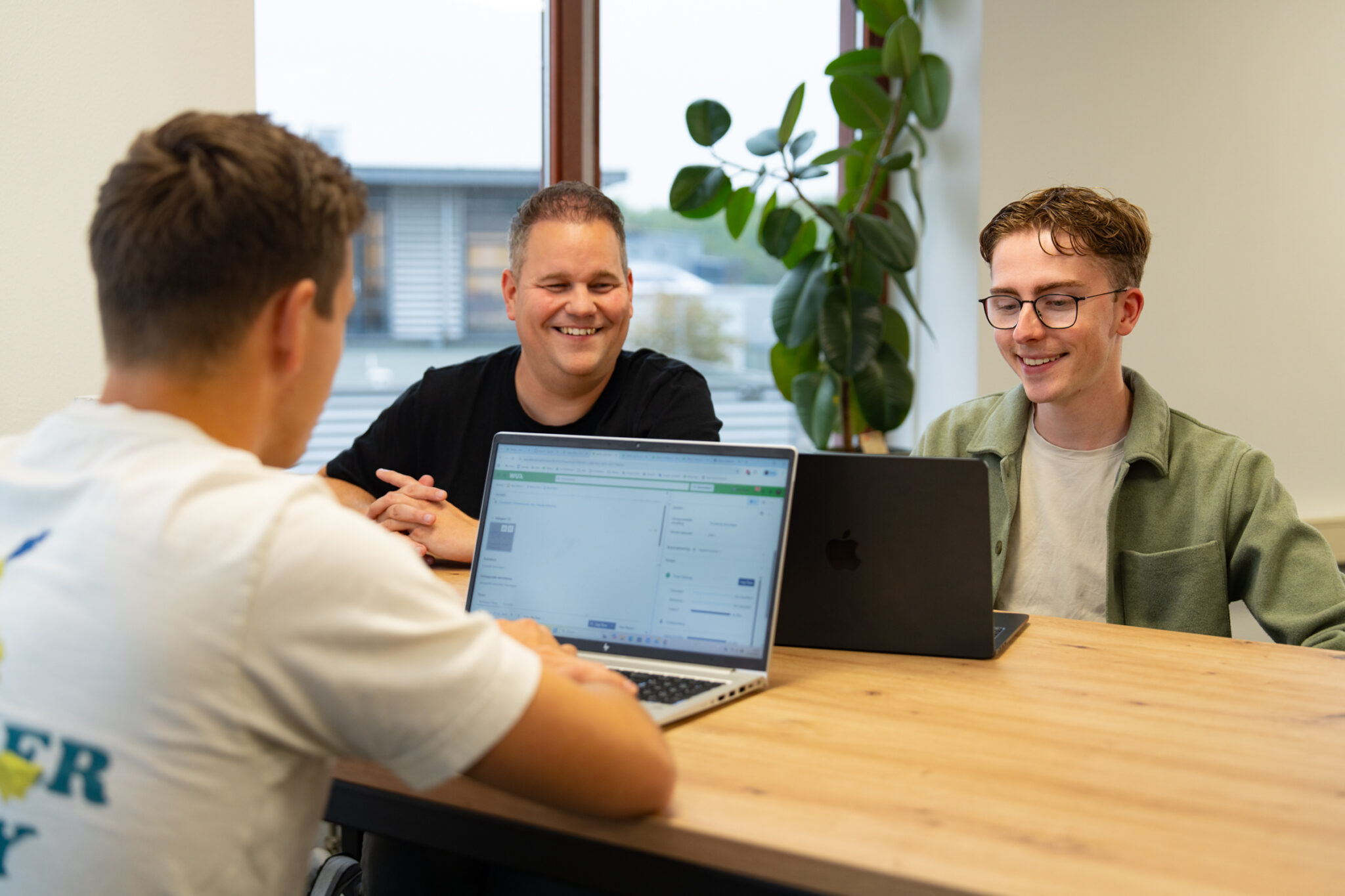 UX vs UI: Het verschil en waarom je beide nodig hebt - Wux
